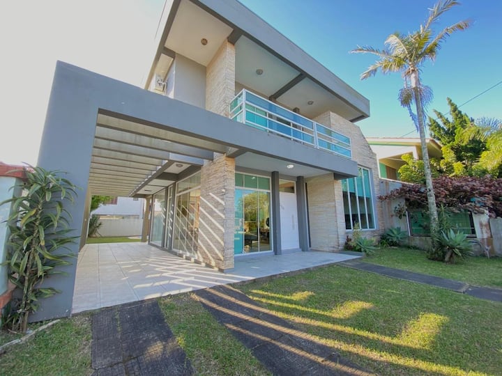 Casa Com Piscina Para Alugar Na Praia Capão Novo - Capão da Canoa