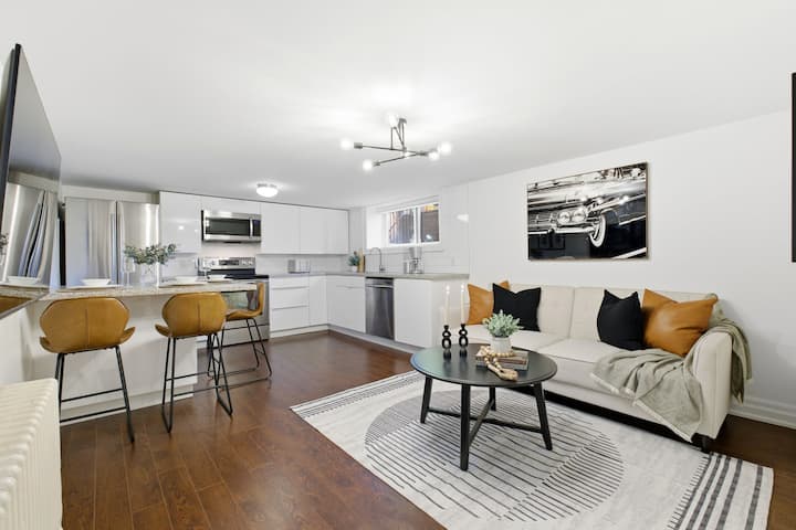 *New* Suite Near Junction & Transit | Full Kitchen - Toronto