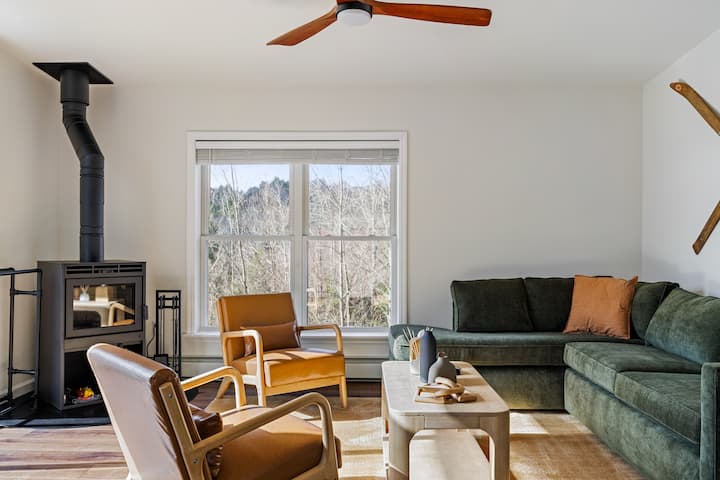 5 Min To Skiing | Hot Tub | Fire Pit | Pool Table - Windham, NY