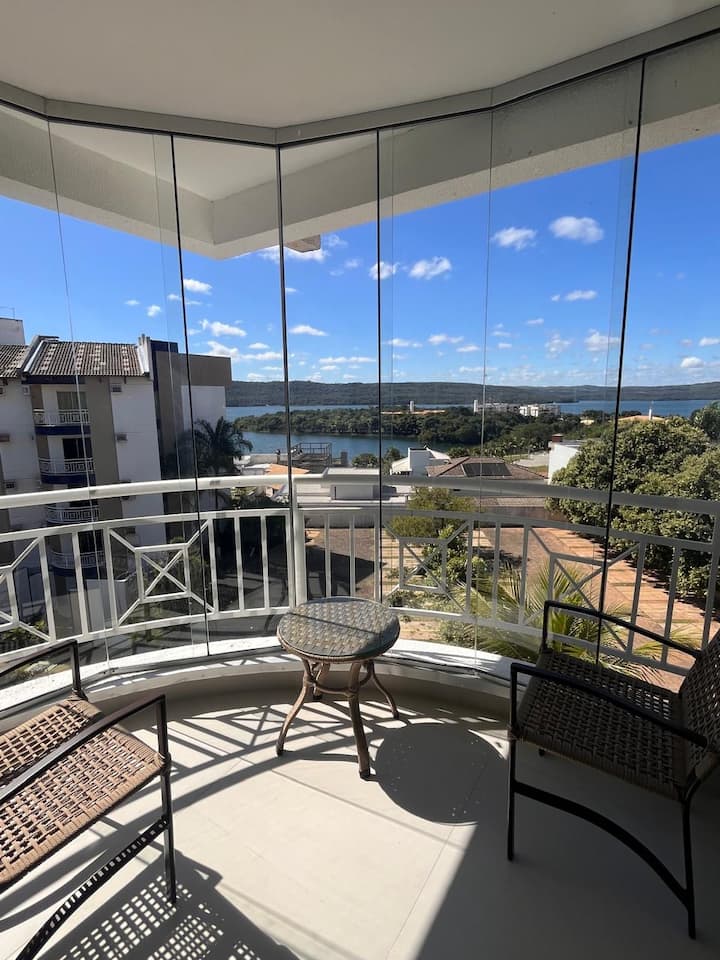 Apto Agradável E  Com Vista Para O Lago Corumbá. - Caldas Novas