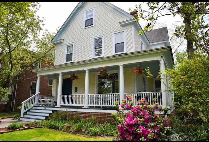 Large Newly Renovated Historic Beach Property - Cape Charles, VA