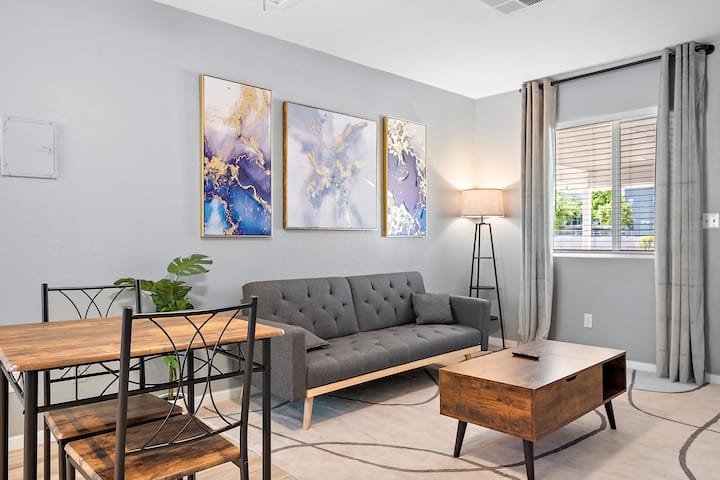 The Mitchell: Near Downtown• Easy By Hello Hideout - Phoenix, AZ