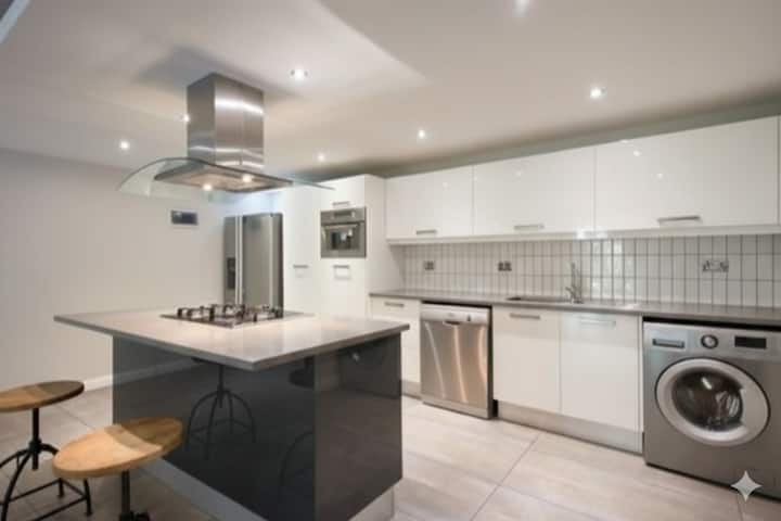 Msotra House - Soweto