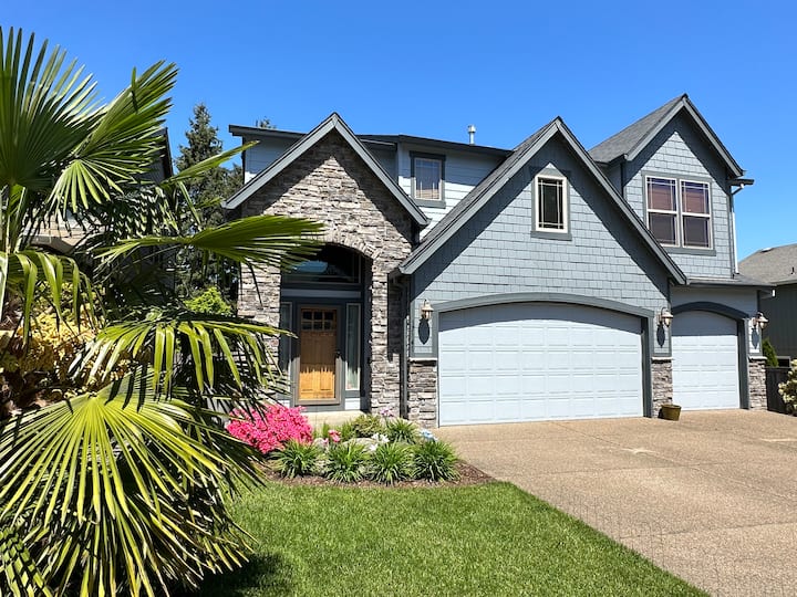 Fabulous Sherwood Home For The Entire Family - Sherwood, OR