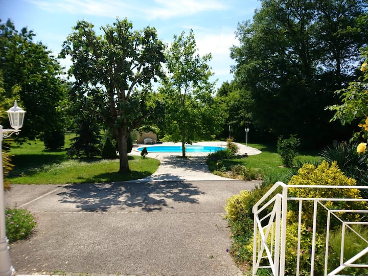 Le Domaine Des Grands Champs Avec Piscine - La Rochefoucauld