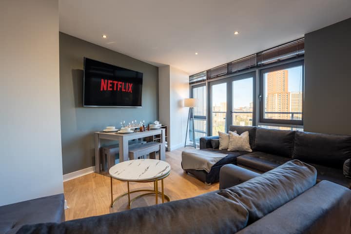 Elegant Leeds City Retreat With Spacious Balcony - Aeropuerto de Leeds Bradford (LBA)