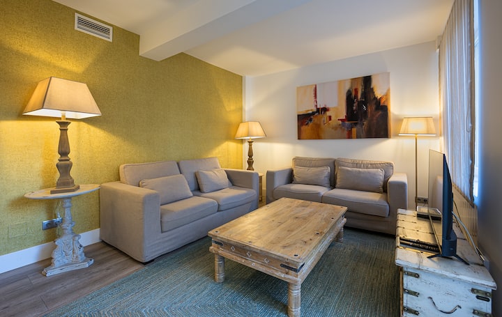 4br W/ Private Garden | Best Location For Families - Madrid