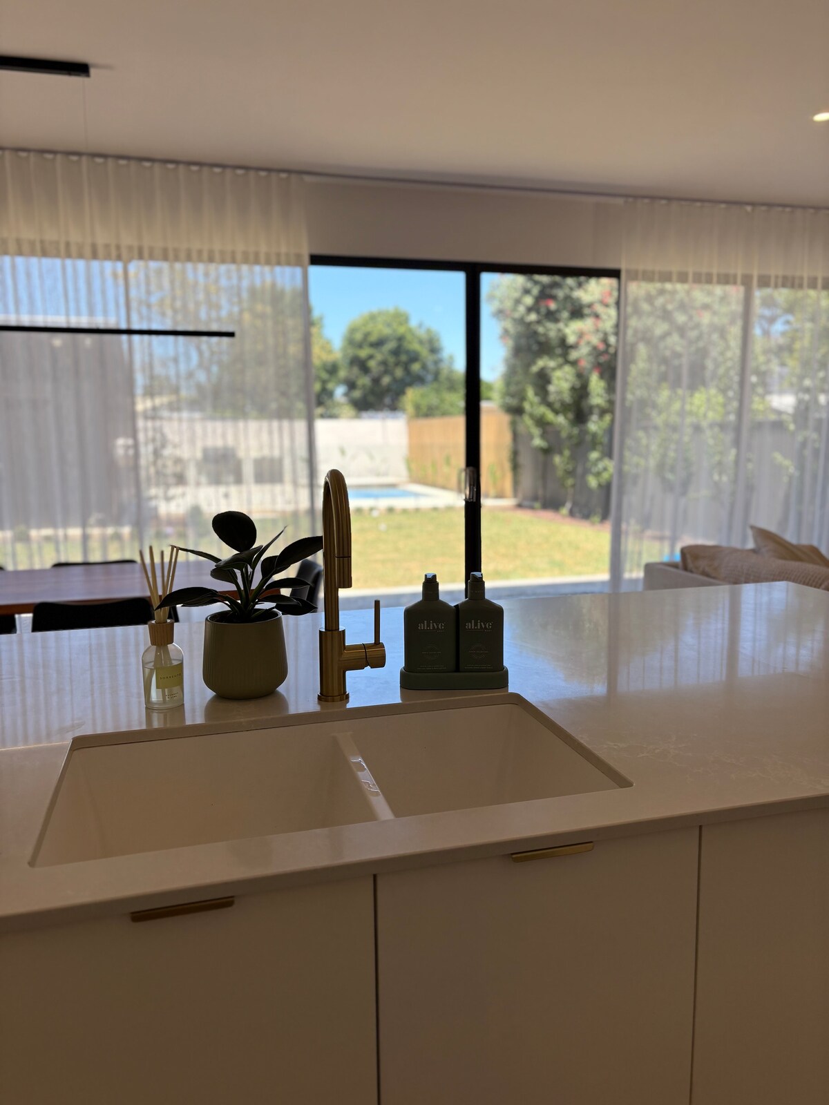 Retreat on Grantley - Houses for Rent in Daw Park, South Australia ...