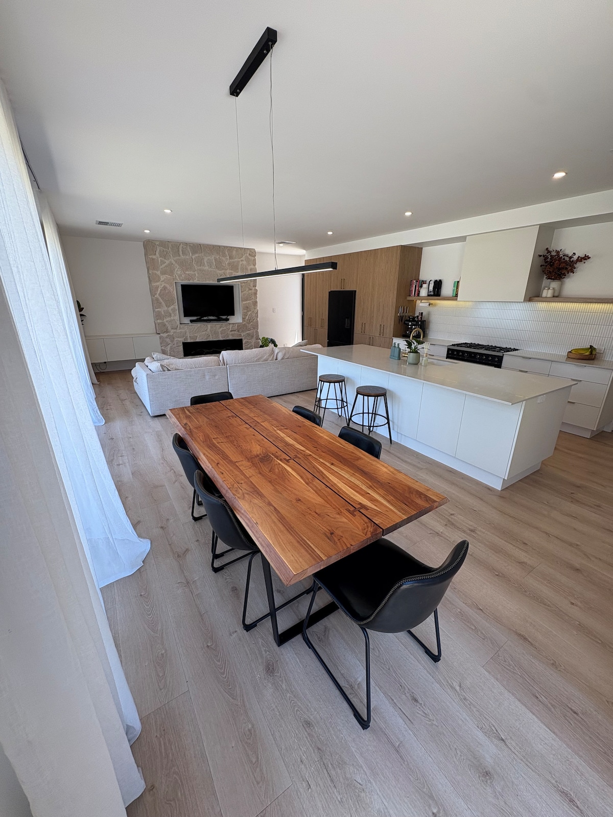 Retreat on Grantley - Houses for Rent in Daw Park, South Australia ...