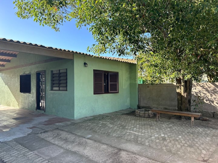 Casa 2 Dormitórios, áRea Privada, Garagem Coberta. - Tramandaí