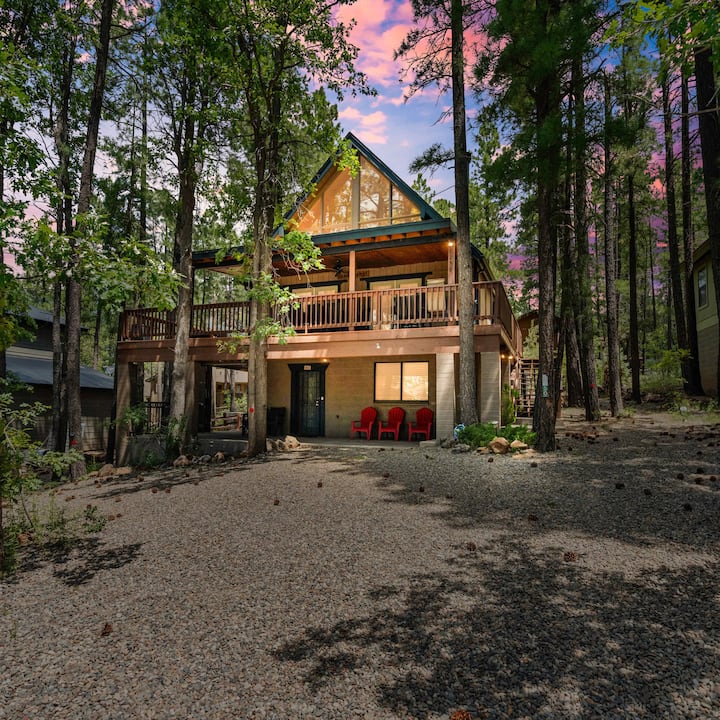 Family Cabin Getaway - Firepit, Views, Outdoor Fun - Munds Park, AZ