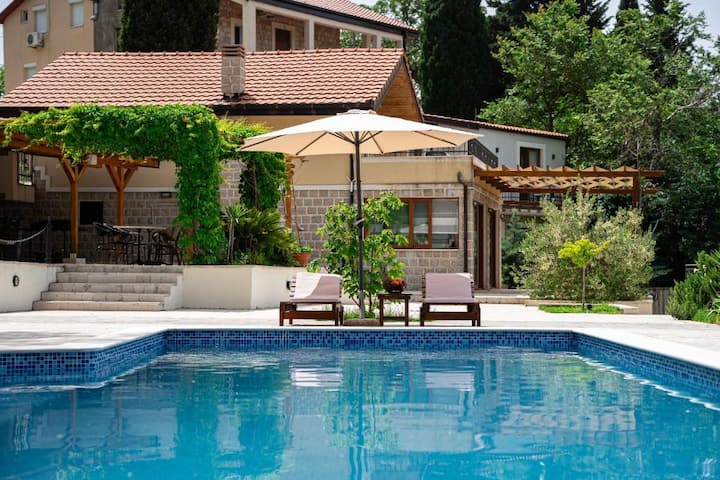 Stunning Sunset & Sunrise Villa W/ Private Pool - Budva