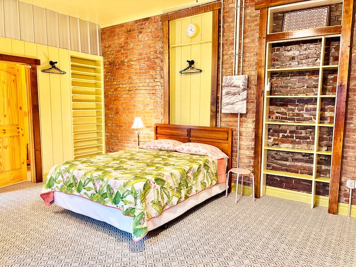 Side Shack - Louisville, KY