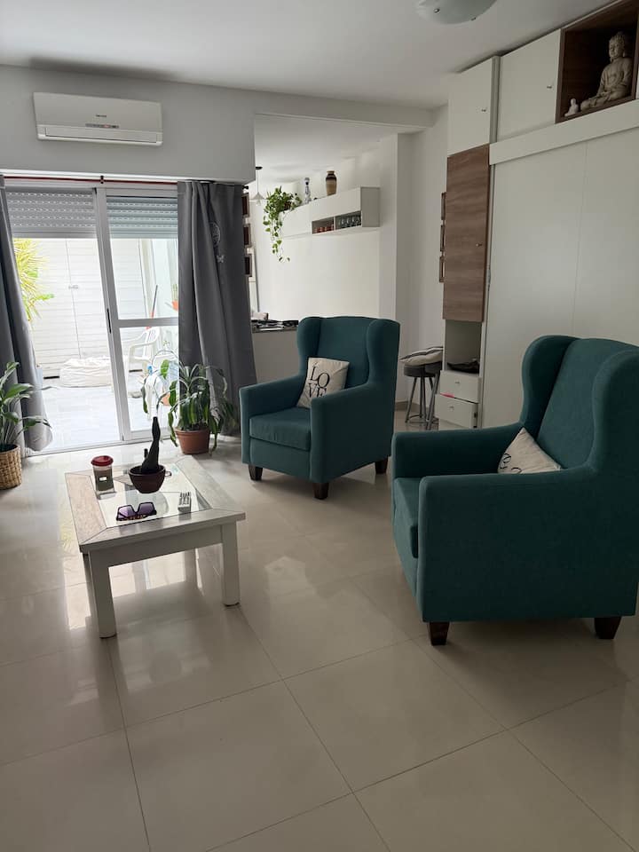 Mono Ambiente, Luminoso Con Patio. - San Justo, BA, Argentina