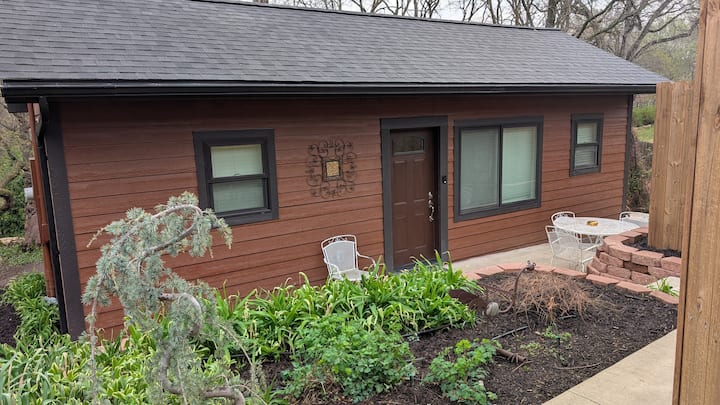 Henry's Little House - Clinton Lake, KS