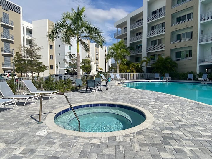 Sarasota 2brcondo,resort Style Pool, Hot Tub & Gym - 새러소타