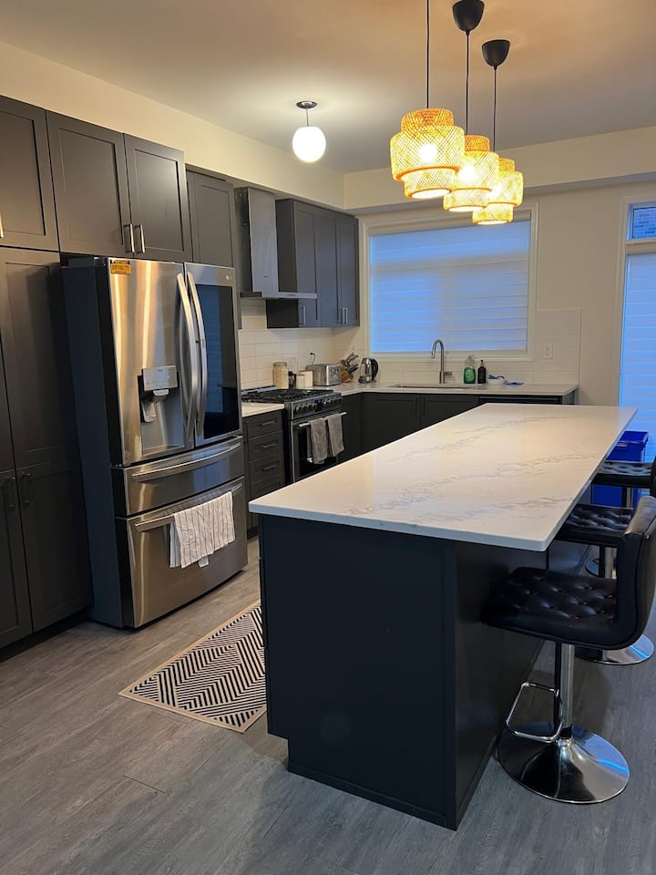 Cozy & Spacious 3br Home • Safe & Central Location - Ajax