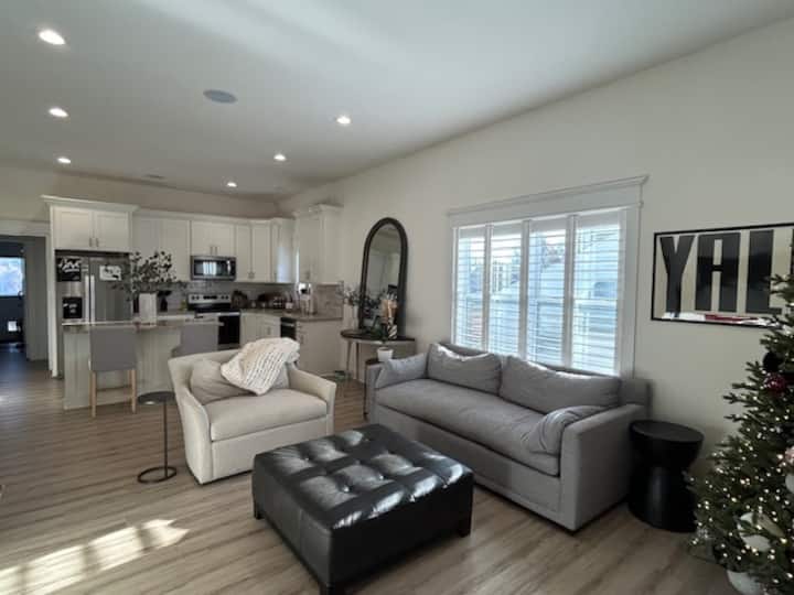 Modern 3br Large Yard | Mins From Downtown & Ut - Knoxville, TN