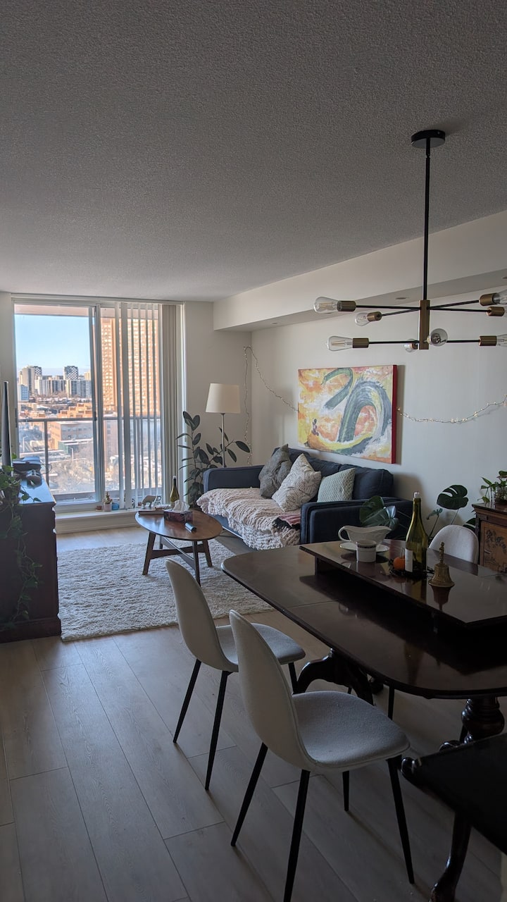 The Cozy Nook: Peaceful & Centrally Located - Toronto
