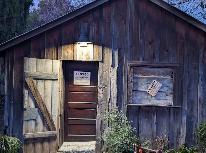 The Crooked Hideout & Speakeasy - Red Bluff, CA