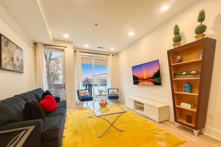 Upscale 2 Level Modern Condo Prime Nw Dc Location. - Bethesda, MD