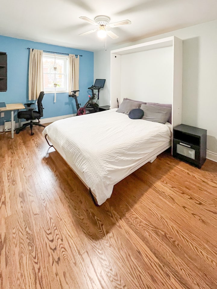 Bright 3BR Near Transit w/ Office, Gym & Yard - Houses for Rent in ...