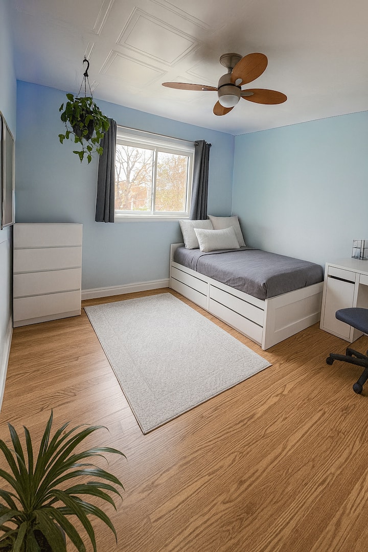 Bright 3BR Near Transit w/ Office, Gym & Yard - Houses for Rent in ...