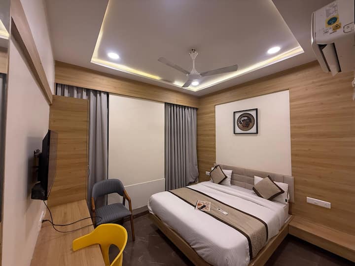 Deluxe Room In Vadodara | Stay Near Airport–harni - 바도다라