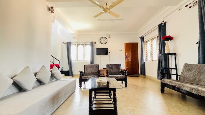 Casa Red Homestay - Chikmagalur