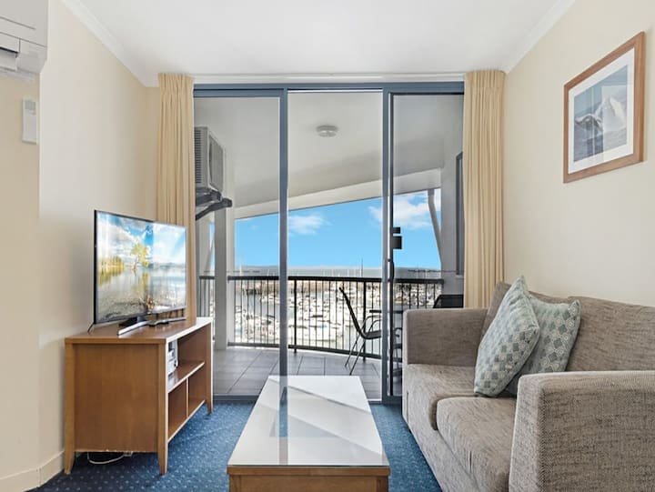 Top Floor Mantra Marina Apartment With Views - Hervey Bay