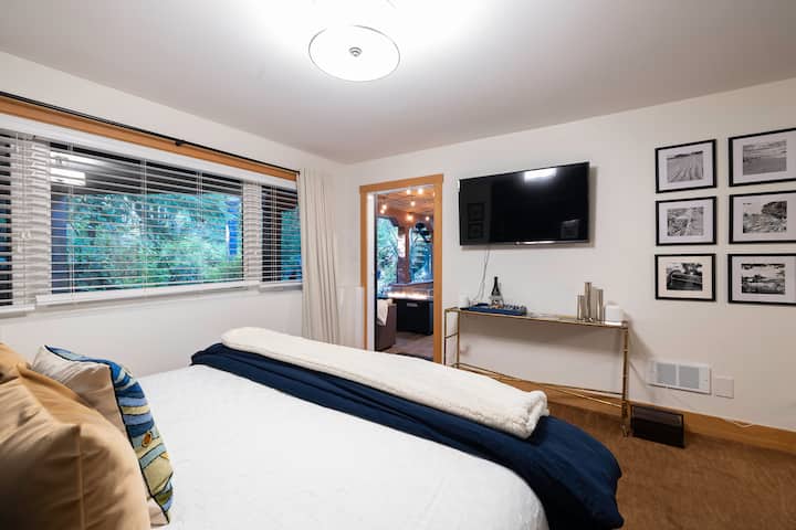 Quiet Luxury In The Rainforest Ucluelet, Bc - Ucluelet