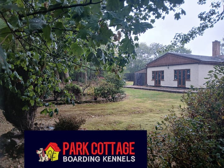 Park Cottage Country Bungalow - Warrington