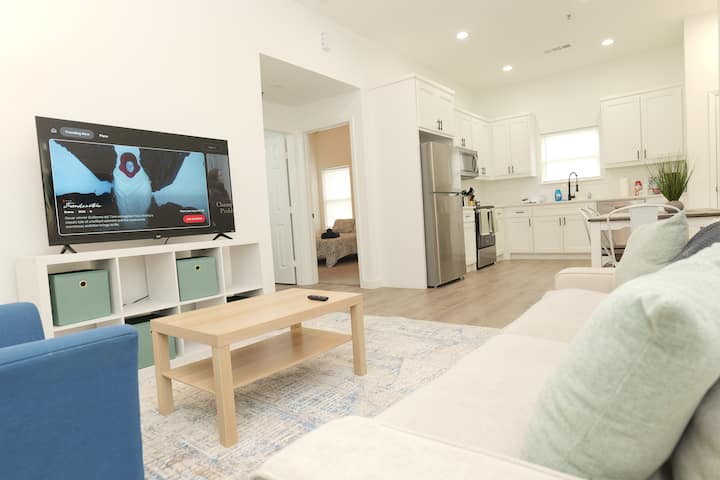 Modern 2br Apartment W/ Washer & Dryer - Greenville, TX