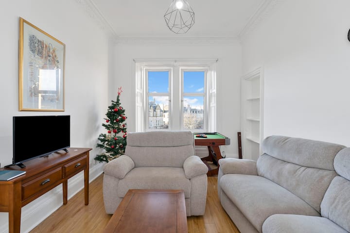 Bright 2-bedroom Apartment On Leith Walk - Edinburgh
