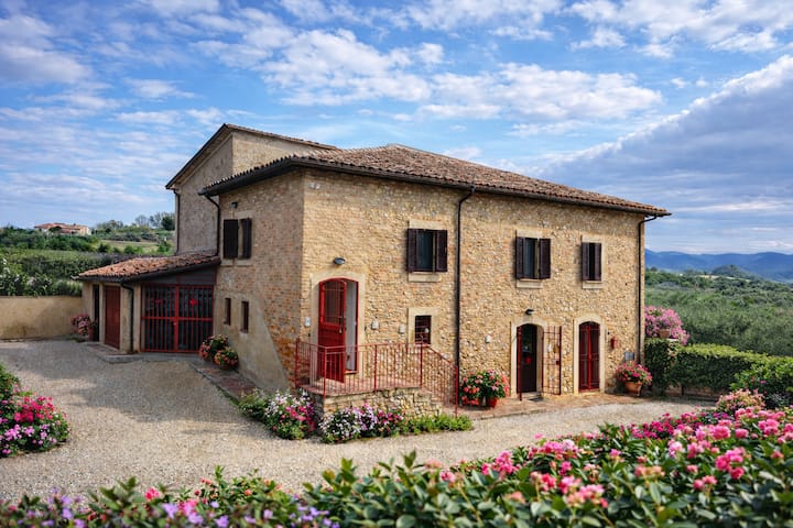 Dimora Di Sandra Casa Tra Gli Ulivi A Montefalco - Montefalco