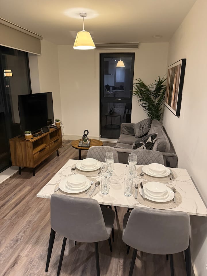 Modern 2br In M5 | United Stadium | Mediacity - Manchester