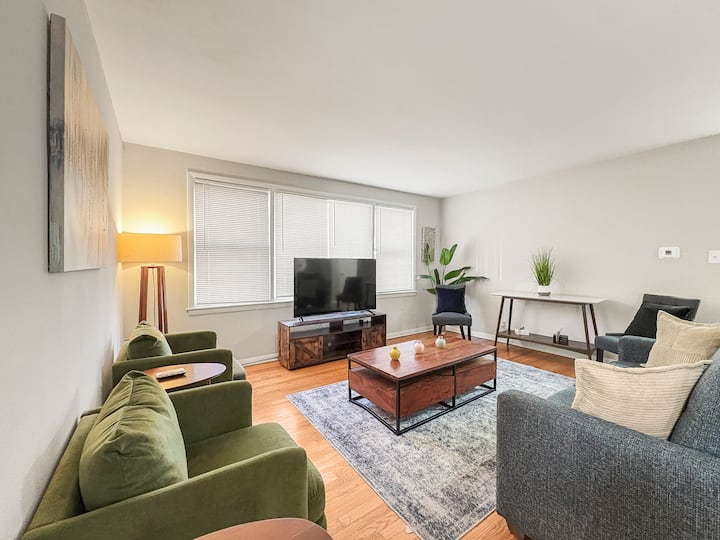 Comfortable 3br For Family & Group Stays - Skokie, IL