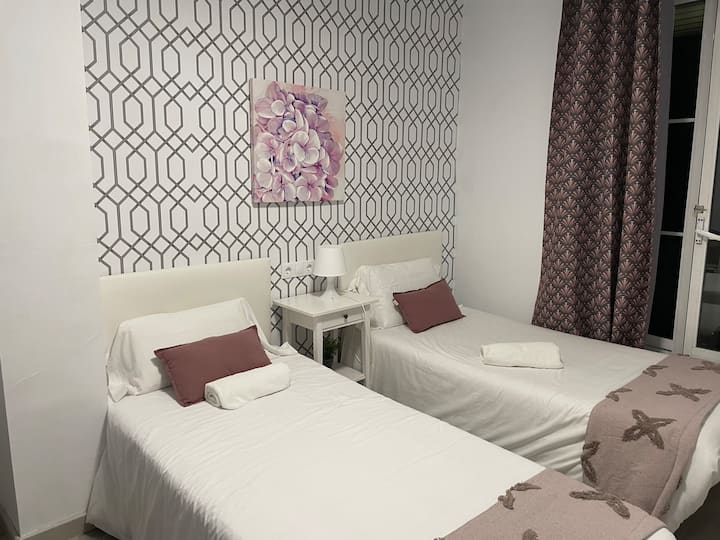 Habitación Dos Camas I Centro Ciudad I Calefacción - Valencia