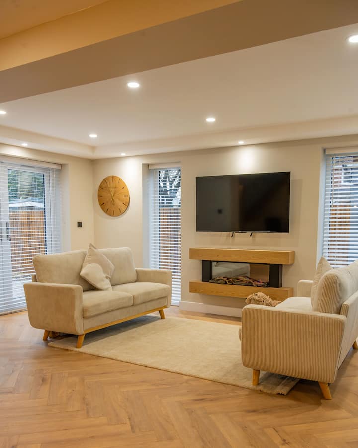 Cosy Home | Valley Trails | Local Attractions - Pontypridd