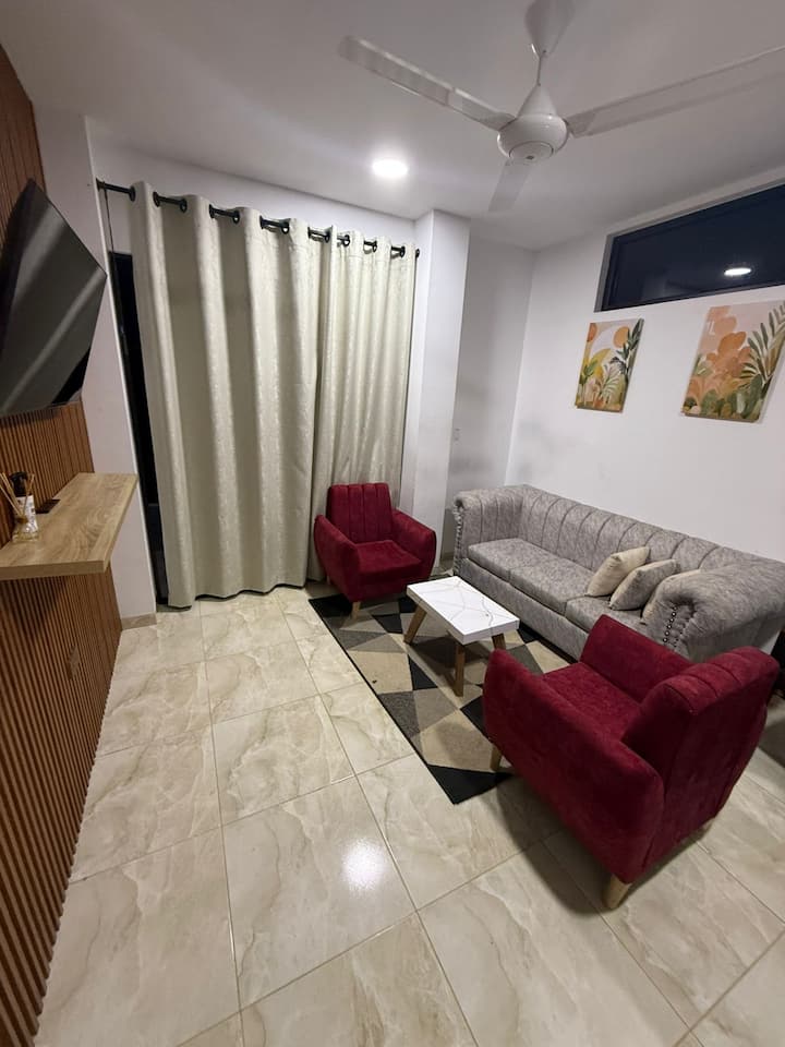 Royal Loft (201) - Caucasia