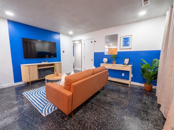 Roasted Blue - 8 Min To Ku/mass - Lawrence