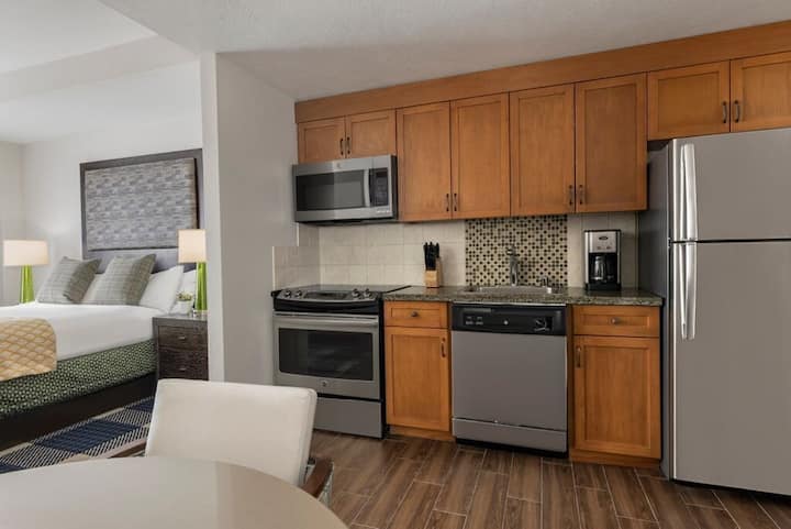 Marriott / Heavenly Resort Studio Condo W/hallway. - South Lake Tahoe, CA
