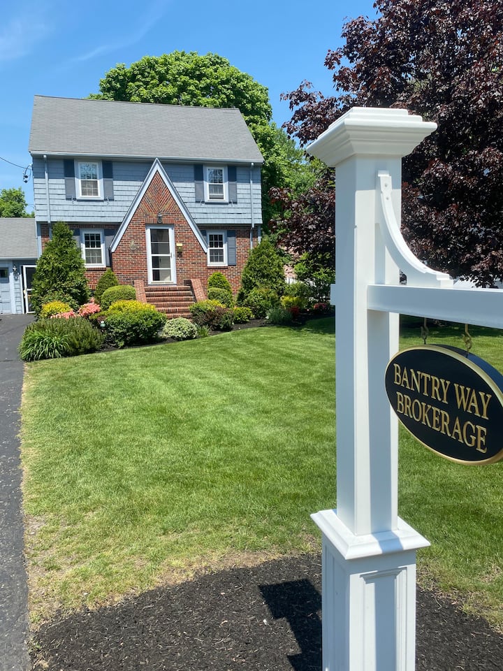 Centrally Located Home | Close To World Cup - Norwood, MA