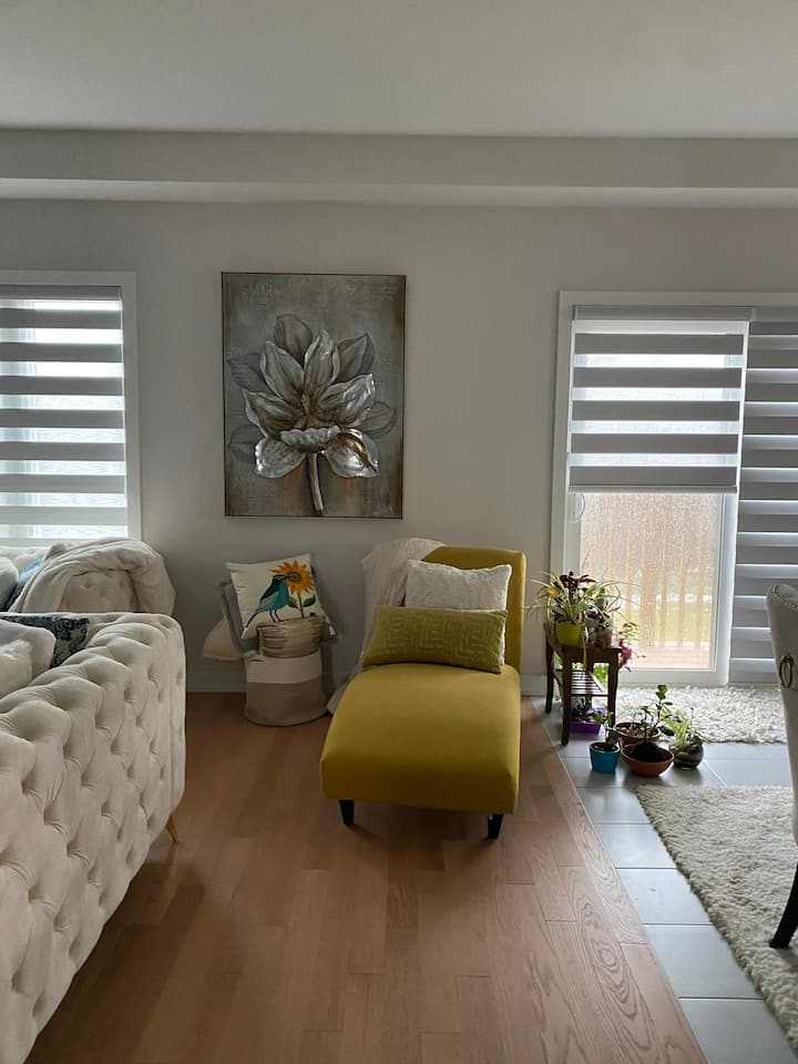 4 Bedroom Corner House - Oshawa