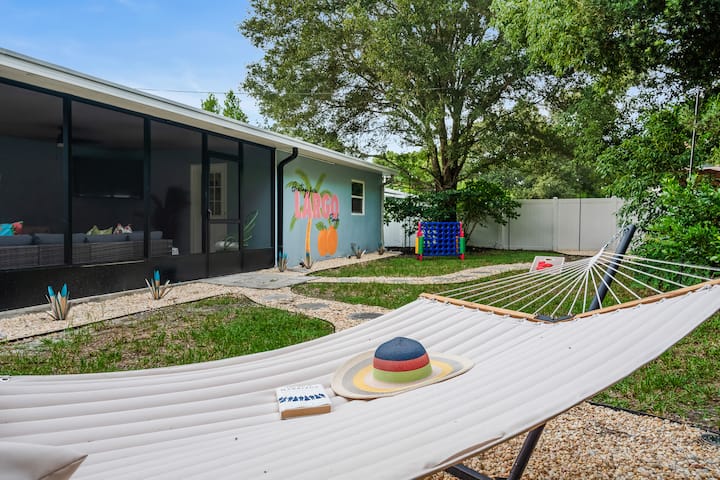 Cowboy Pool | Hammock | Games | 5 Min To Beach - Largo, FL