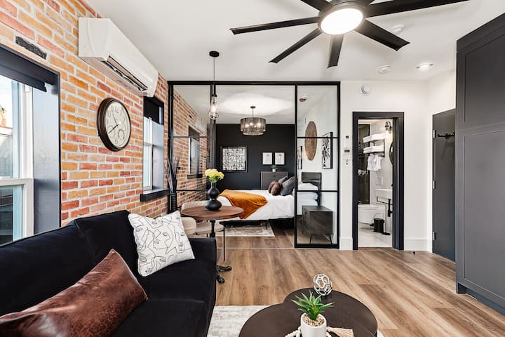 Industrial Loft-style Suite Downtown Collingwood - Collingwood