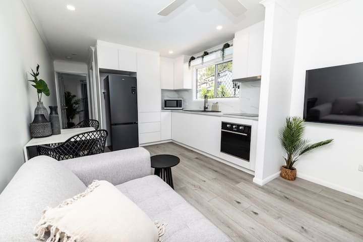 Modern Flat - Easy M1 Access, Theme Parks & Logan - Springwood