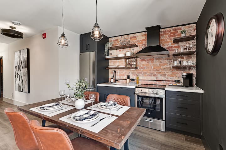Stylish Industrial 1br Above Dt Collingwood Bakery - Collingwood