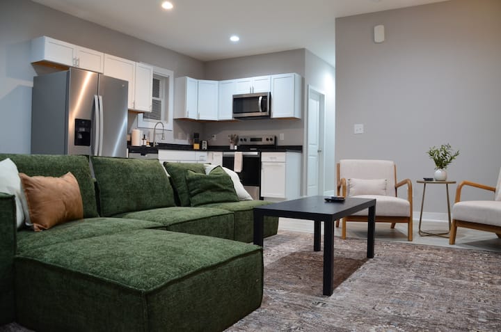 Cozy Townhome Near Downtown Indianapolis - Indianapolis, IN