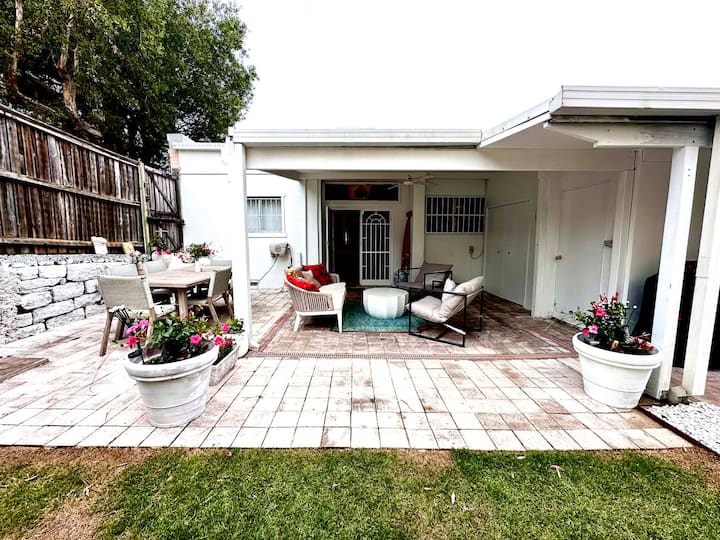 Valletta House- Stylish Detached Beach House - Manly